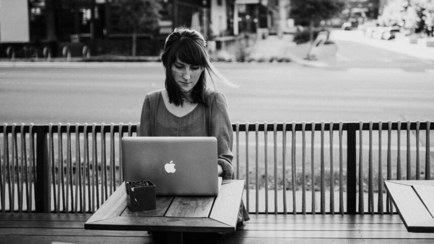 Virtual Assistant 101: Your Ultimate Guide To A Successful Side Hustle ...